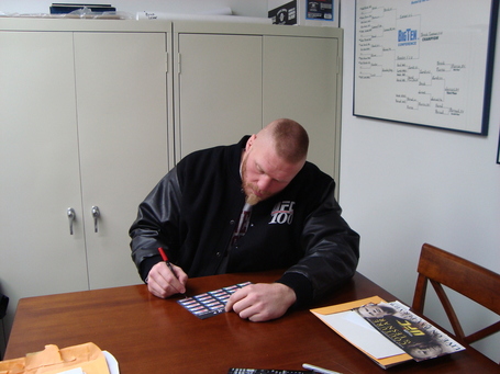 PHOTOS: Current Lesnar Pics (w/ a Beard) - How Does He Look? - Wrestlezone