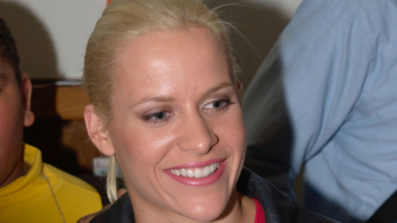 Molly Holly On Her Original Goal Of Being A Subway Sandwich Artist