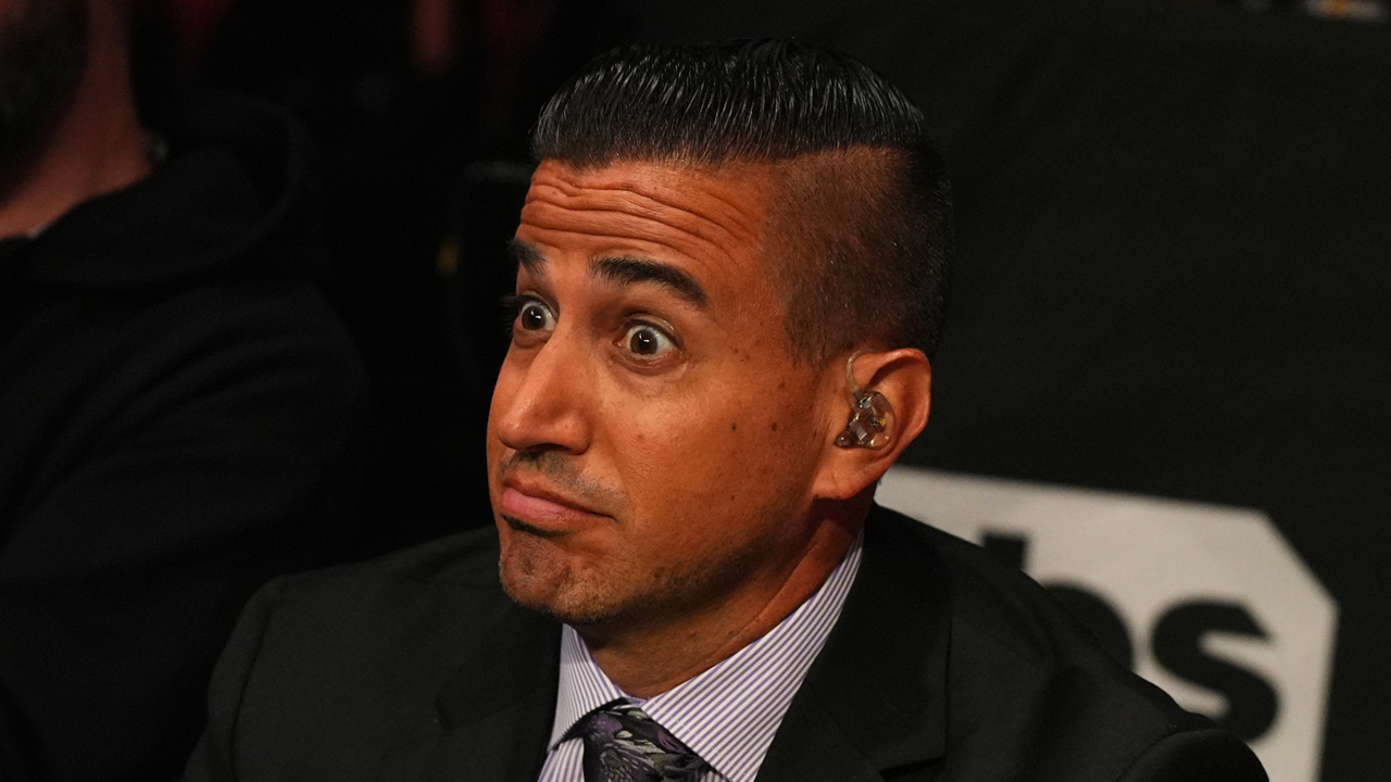Former WWE Star Recalls Brutal Prank with Justin Roberts’ Passport