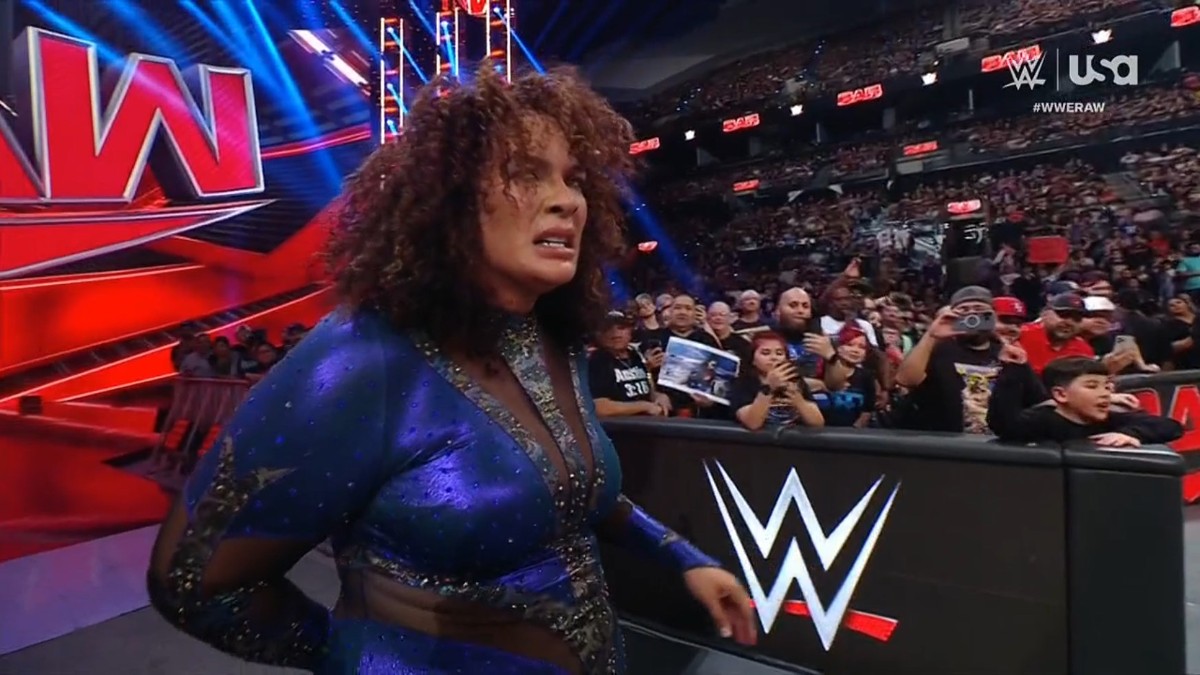 Nia Jax Stands Tall After Becky Lynch Rematch On WWE RAW