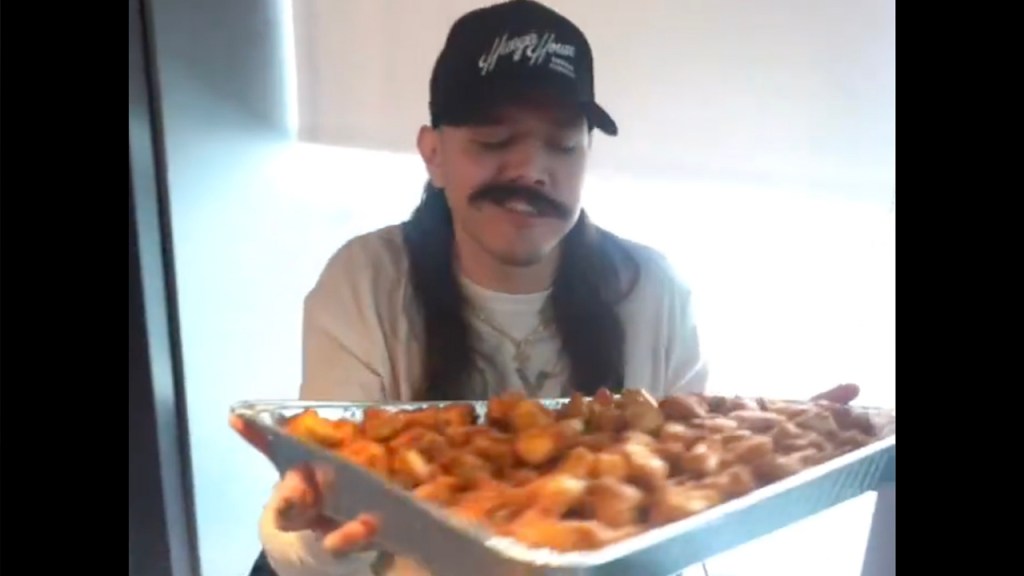 Dominik Mysterio Loves Chicken Tendies, But He Doesn't Want To Dry Dog ...