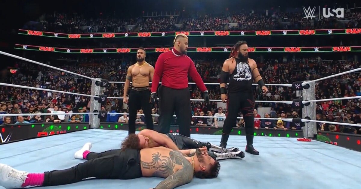 The Bloodline Attacks Jey Uso And Sami Zayn On WWE RAW - Wrestlezone