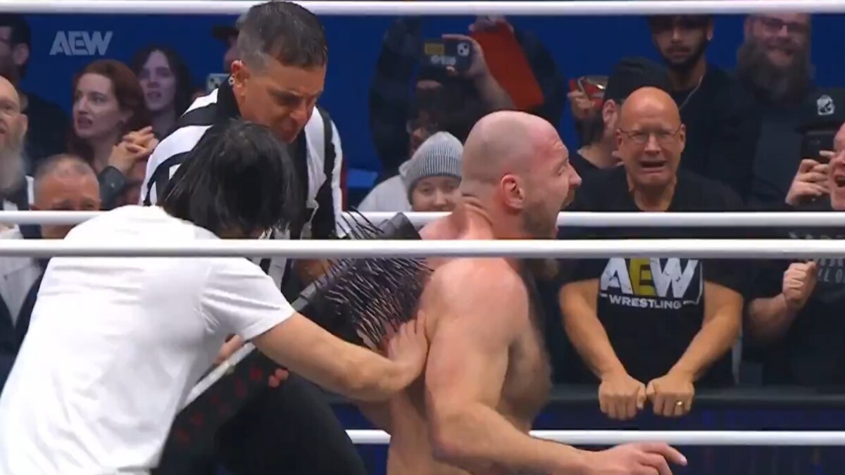 Jon Moxley Spiked Bat Spot Makes Rob Van Dam Favor Being Associated ...