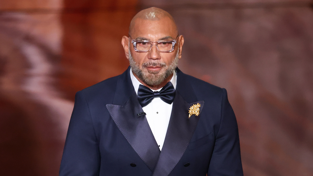 Dave Bautista Presents Award For Best Cinematography At 2025 Oscars ...