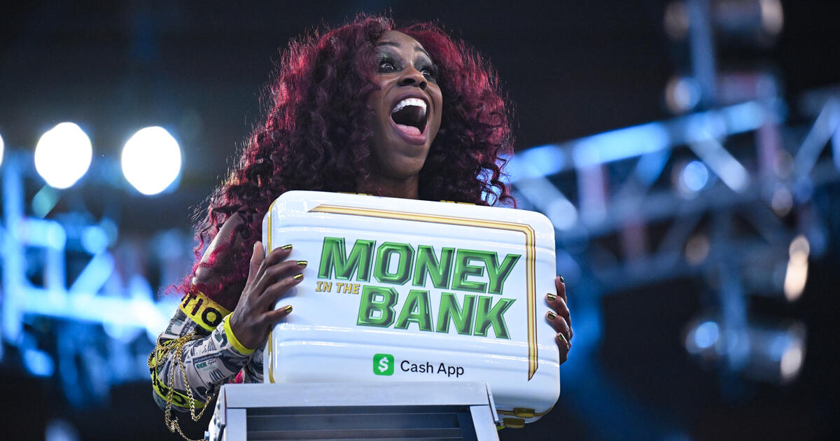 Naomi Is Carrying Some Wild Items In Her Money In The Bank Briefcase ...