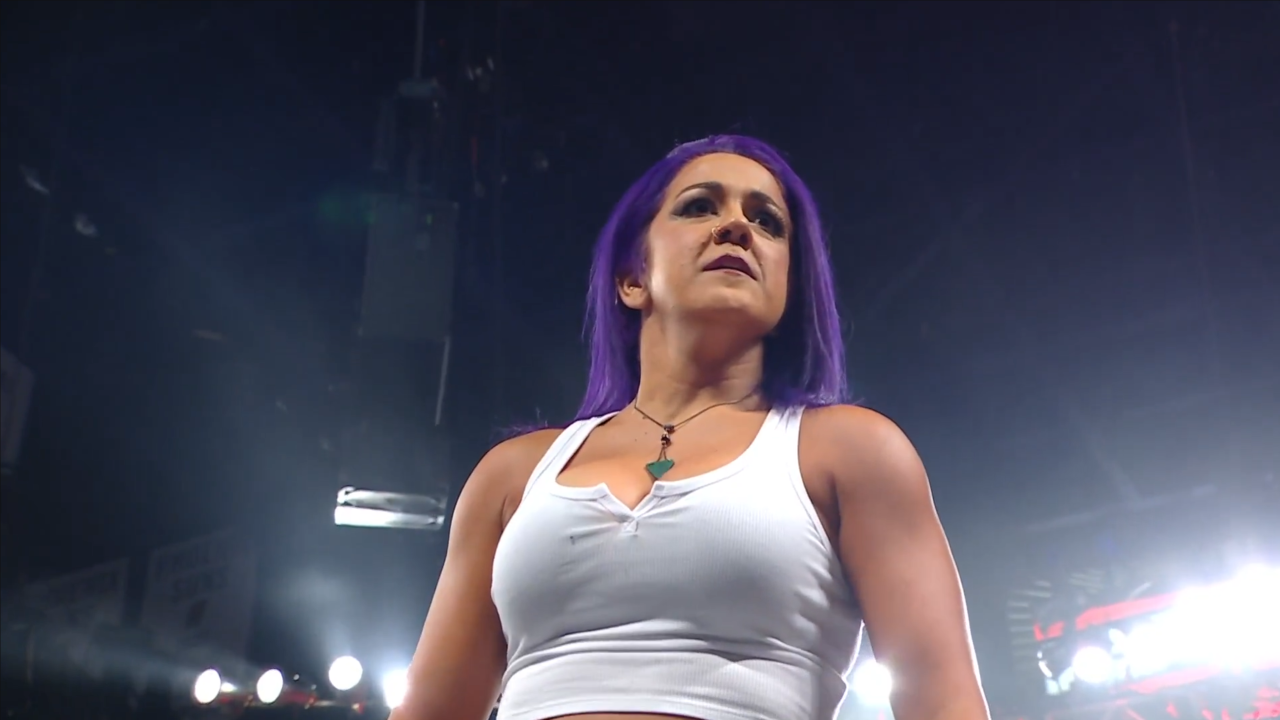 Bayley Returns On WWE RAW - Wrestlezone