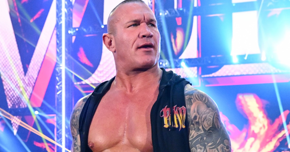 Woman Wants Help Editing Randy Orton Out Of Her Picture