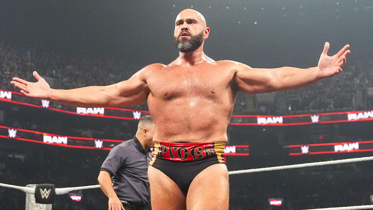 Rusev Threatens To Wipe His Ass With Rey Mysterio's Mask on WWE RAW