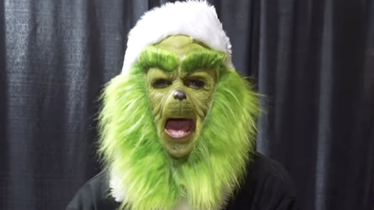 WWE Star's The Grinch Costume Is Disturbingly Good