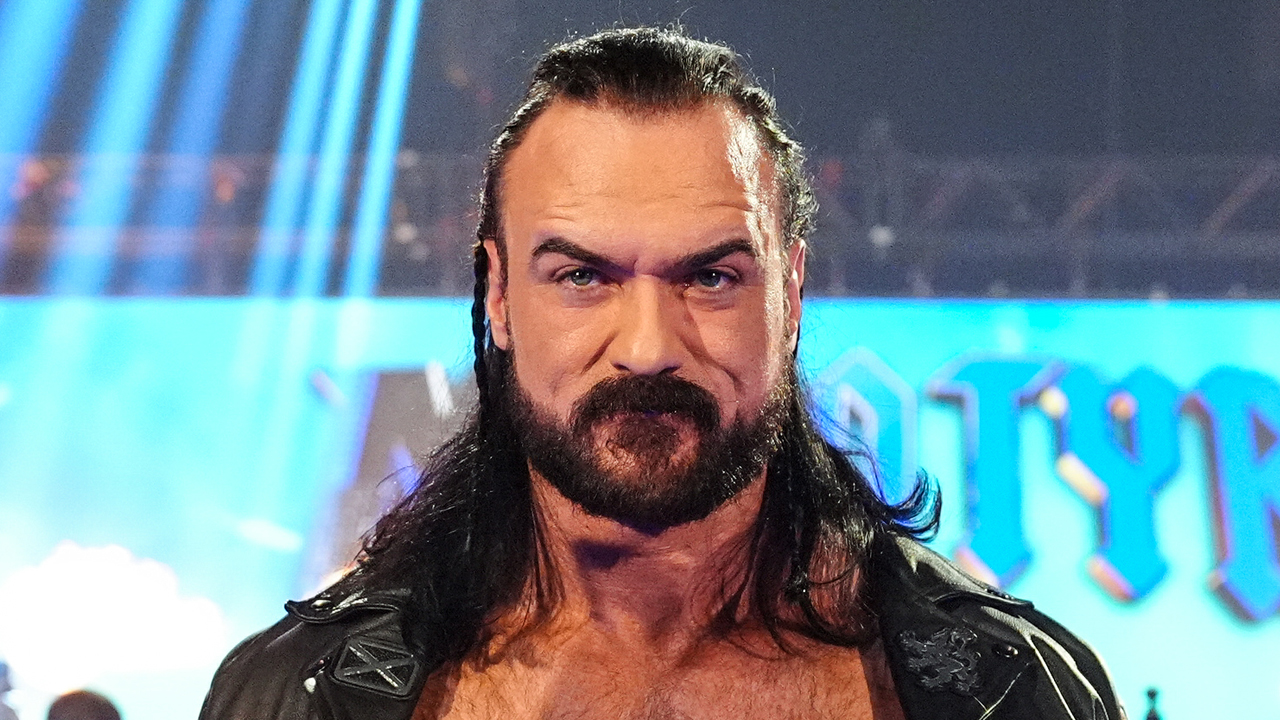 Drew McIntyre Calls Out Foot Fetish Fans - Wrestlezone