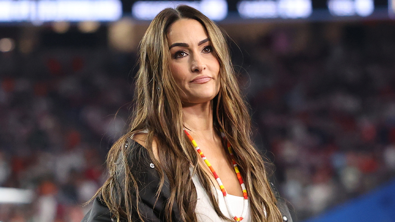 Nikki Bella Reacts To Fans Shaming Her For Kissing Her Son On The Lips ...