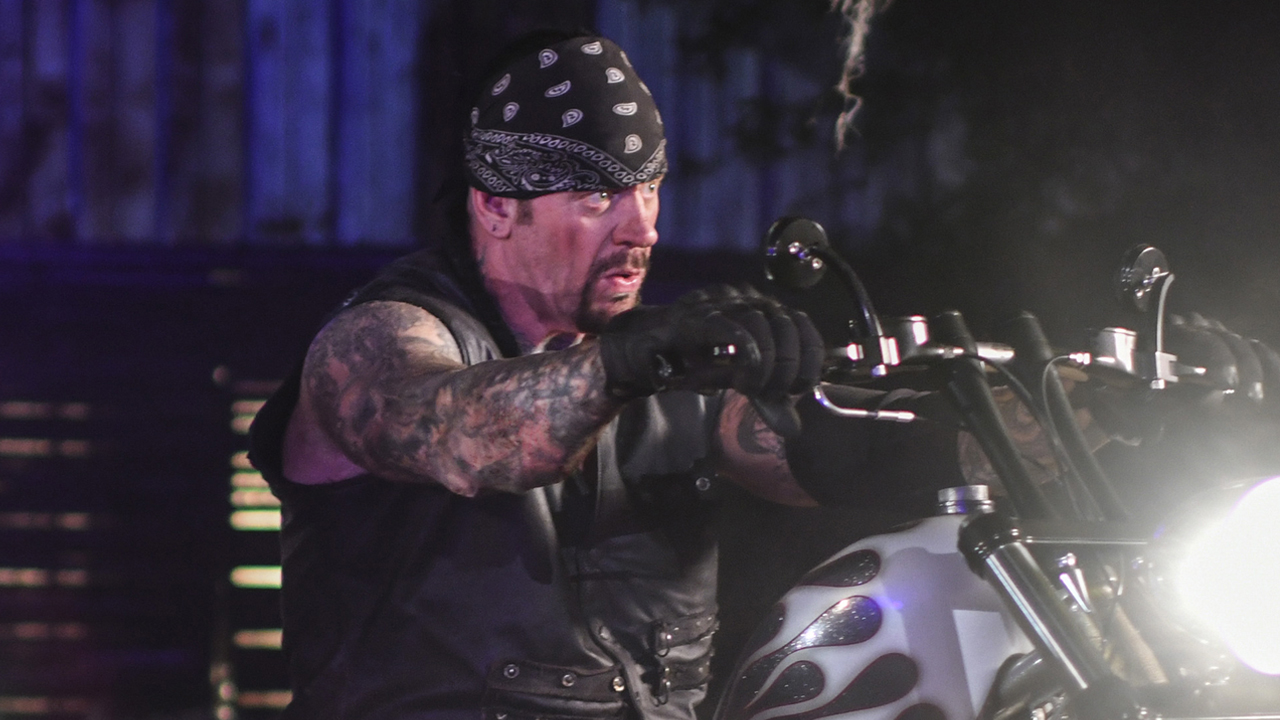 The Undertaker Found Glass Shards In His Arm A Year After Infamous WWE ...