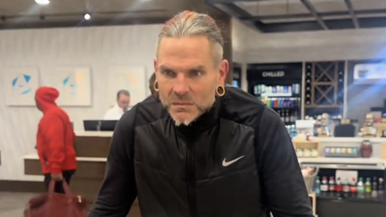 Jeff Hardy Reacts To Going Viral on TikTok In Judgmental Dad Video ...