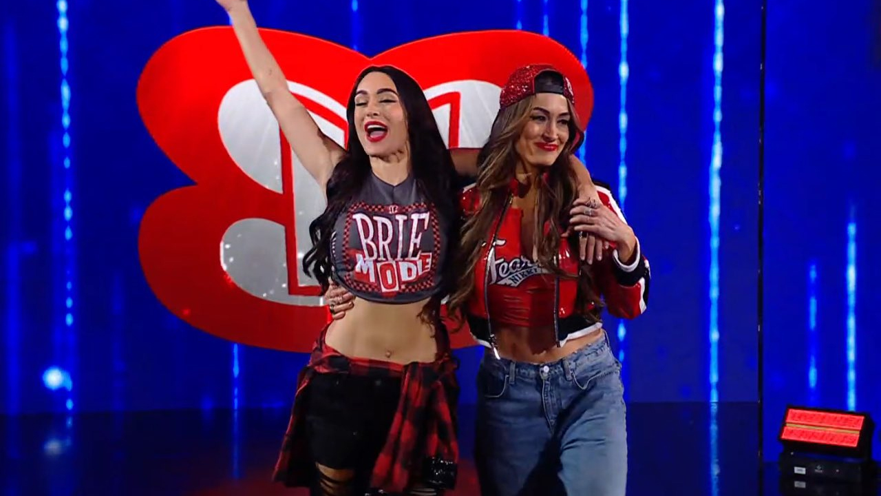 Nikki Bella and Brie Bella Announce Future Plans on WWE RAW - Wrestlezone