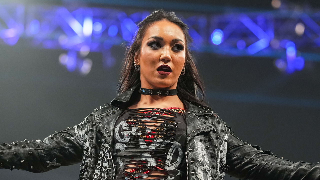 Roxanne Perez Shares Injury Update After Clashing Heads on WWE RAW